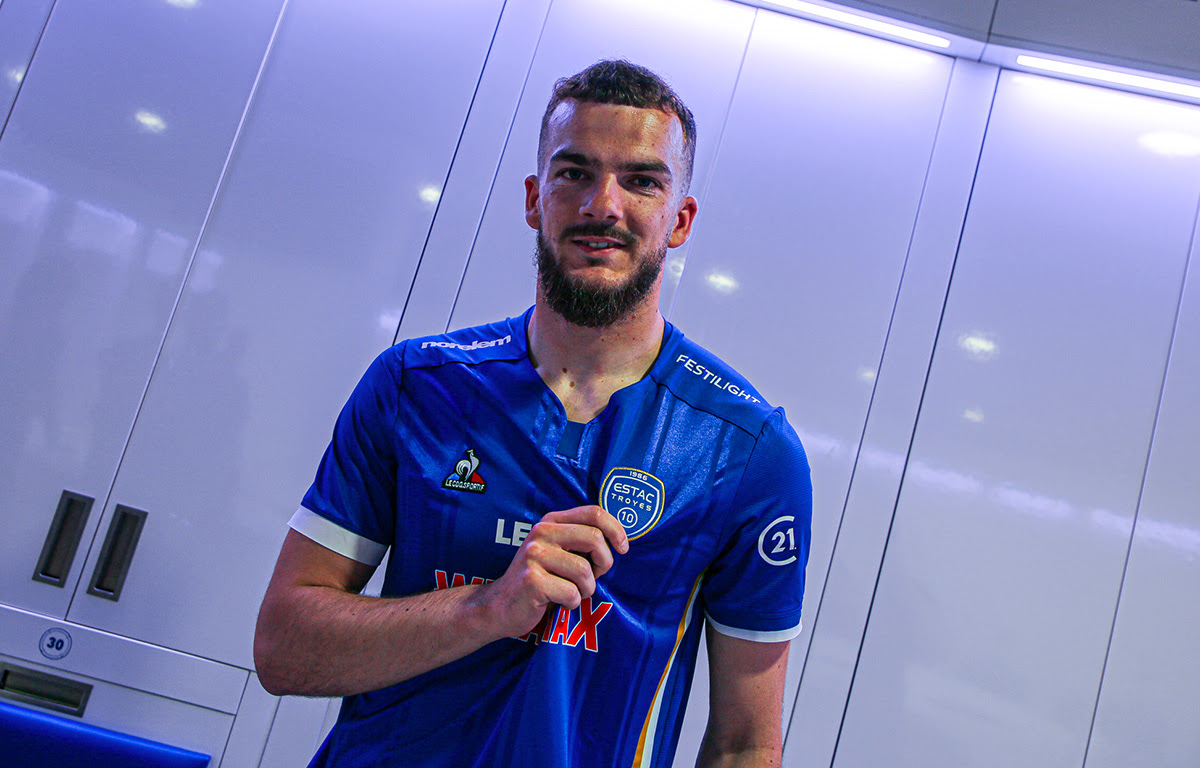 Foot : Corentin Michel, nouvelle recrue de l'ESTAC ! - Radio LATITUDE